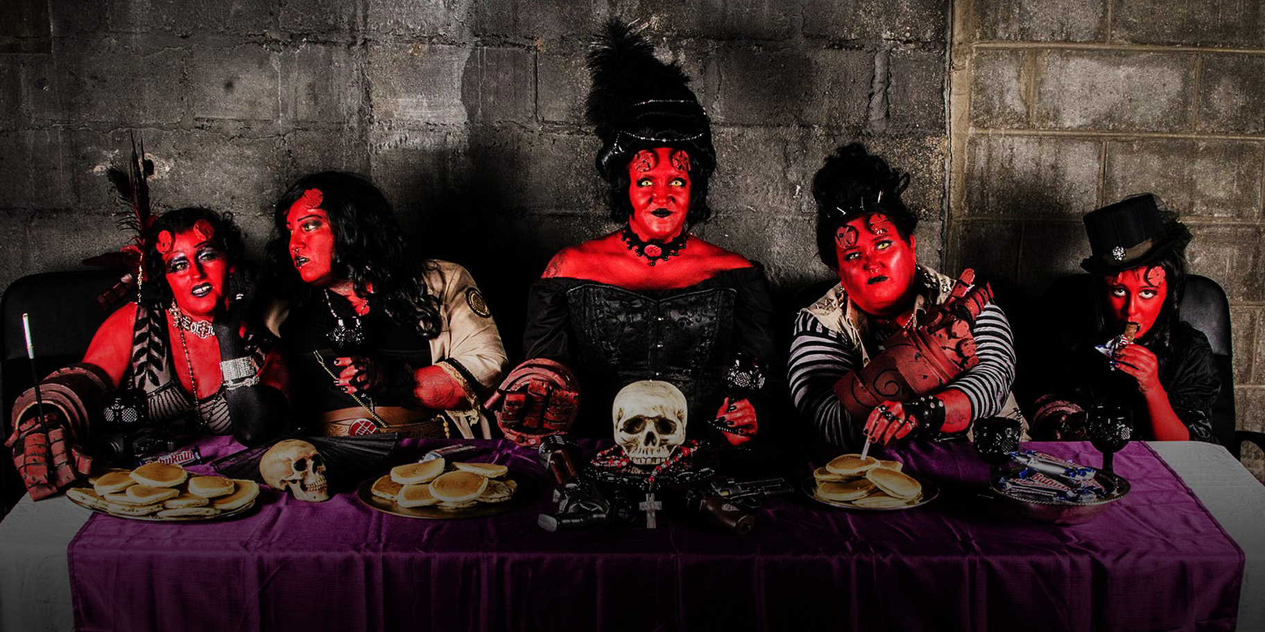 HOT TIMES: Hellboy Victorian Tea Party – Cosplay-Culture